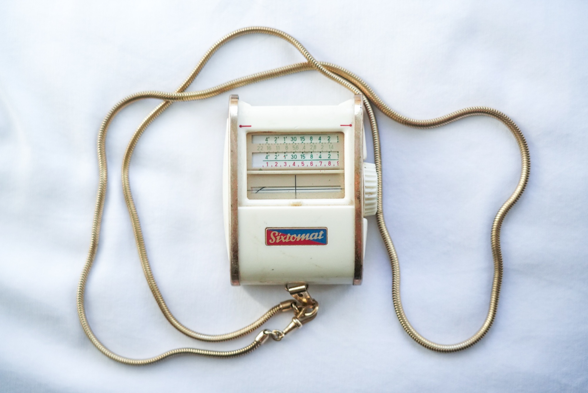 About The 1950s Gossen Sixtomat Selenium Light Meter: History, Features ...